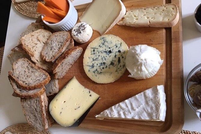 Dine With a Bordeaux Local in a Chartrons / Jardin Public Home - Who is This Experience Best For?