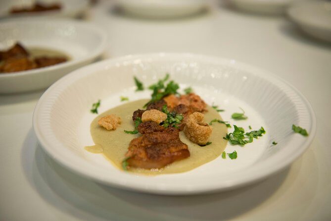 Dinner at at local's chef sweet home - Key Points