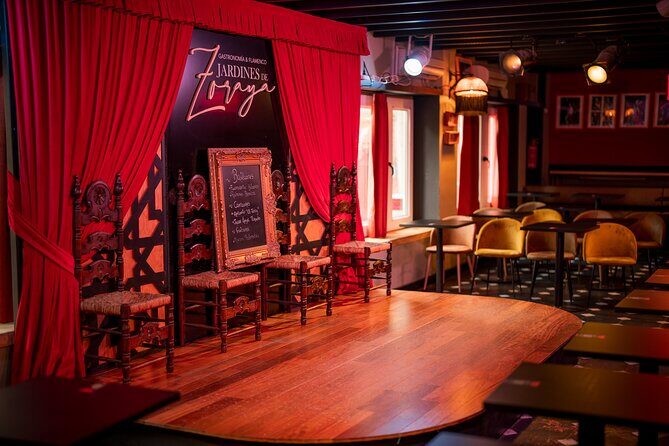 Dinner on a terrace in the Albayzin and a live flamenco show - What Could Be Better?