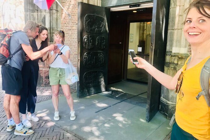 Discover Amsterdam's city center in this Outside Escape game tour - FAQ