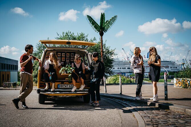 Discover Hamburg in a retro Bulli - An In-Depth Look at the Tour Experience