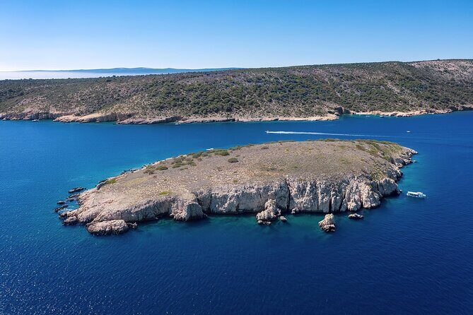 Discover Island Plavnik with a Pirate Ship ALL INCLUSIVE !! - Weather and Booking Tips