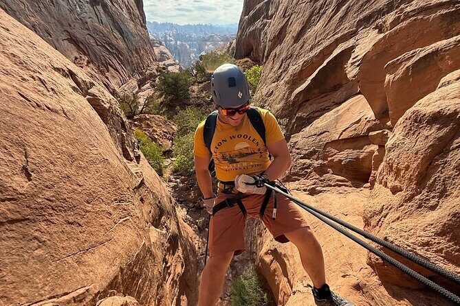 Discover Moab Rappelling on a Private Canyoneering Adventure - An Introduction to the Canyoneering Experience in Moab