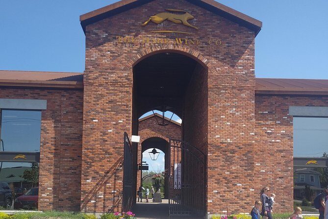 Discover Niagara's hidden gems on a private tour - Who Would Love This Tour?  