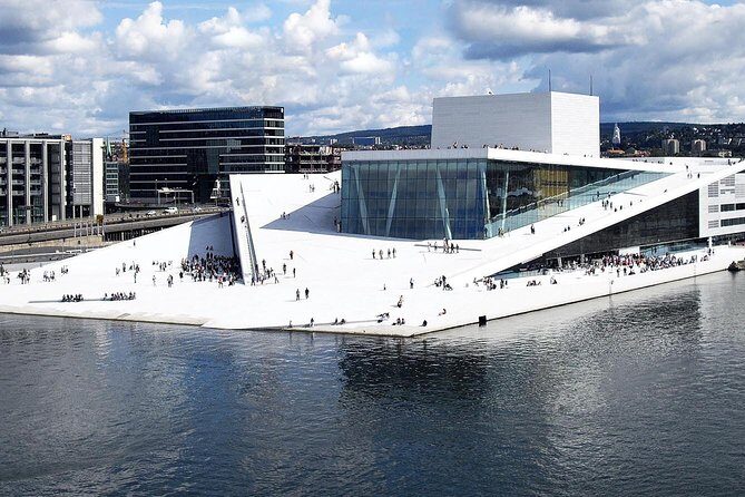 Discover Oslo on foot - Passing the Royal Palace, Parliament, and Cultural Spots