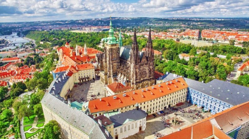 Discover Prague Private Tour - 3 hours - Key Points