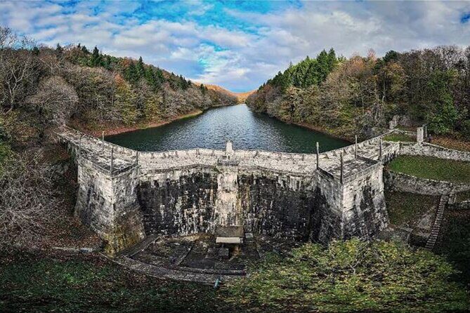 Discover Secret Lakes by Private Hiking Tour (w/Lunch, Transfers) - Key Points