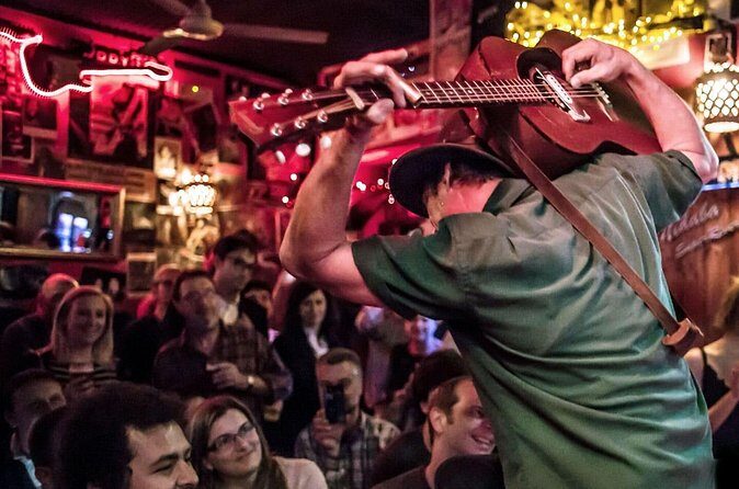 Discover the Bars and Nightlife in Milan - What to Expect from the Guides