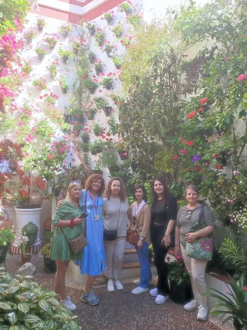 Discover the Courtyards of Córdoba: A Treasure of Color and Tradition. - Key Points