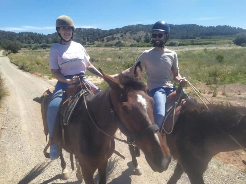 Discover the interior of Valencia on horseback - Key Points