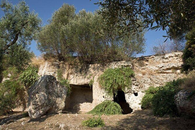 Discover the Lama D'Antico Rock Park and its Rock Churches - FAQ
