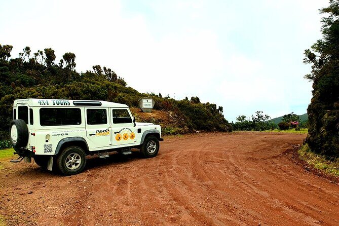 Discover the unexplored beauty of the island by jeep the Nordeste - Authentic Experiences and Insider Tips