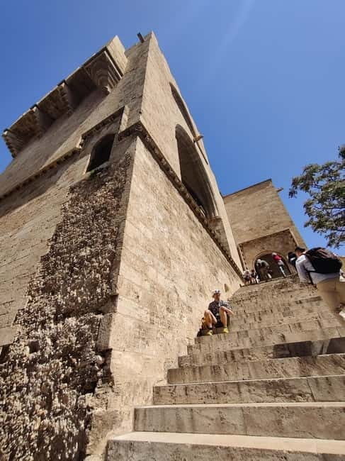 Discover Valencia yourself with a Playful walking tour! - How the Tour Works in Practice