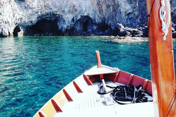 Discovering Lipari by boat (Private tour) - Key Points