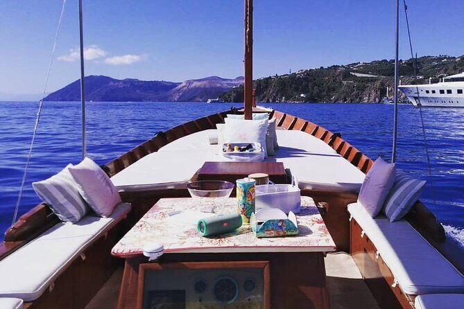 Discovering Lipari by boat (Private tour) - The Sum Up