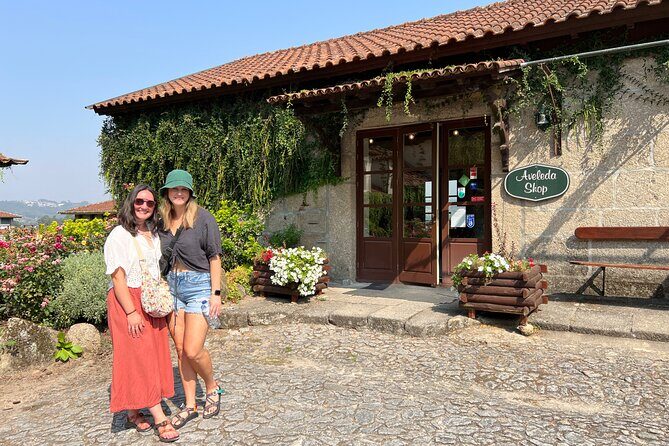 Discovering Magical Garden of Vines Tour in Quinta da Aveleda - Savoring Wines and Artisanal Cheeses