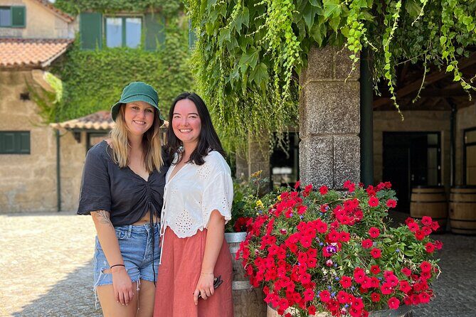 Discovering Magical Garden of Vines Tour in Quinta da Aveleda - Shopping and Gourmet Bites