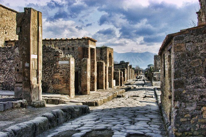 Discovering Pompeii and Herculaneum - VIP Tour with Lunch - The Sum Up