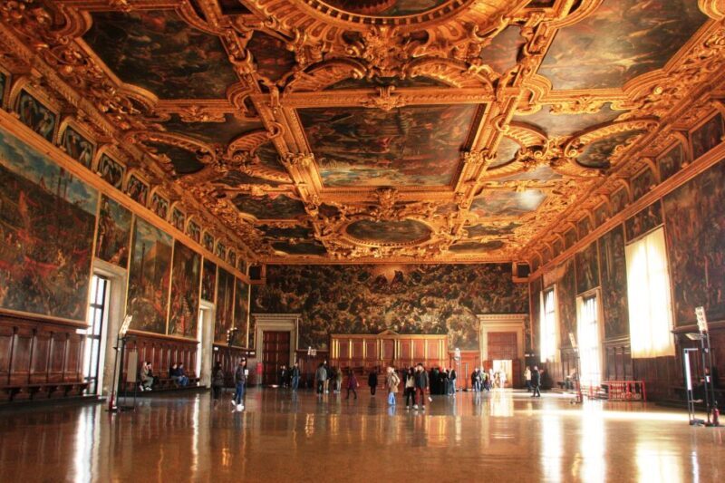 Doge's Palace small group or private tour with a local guide - A Deep Dive into the Experience