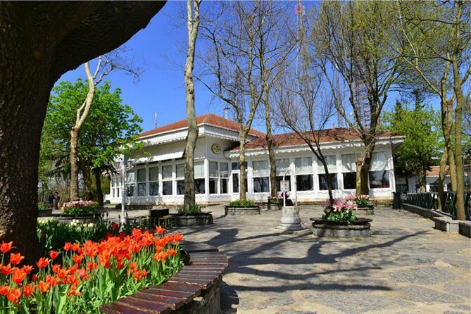 Dolmabace Palace, Bosphorus Boat Tour , Eyüp Sultan Mosque Tour - FAQ