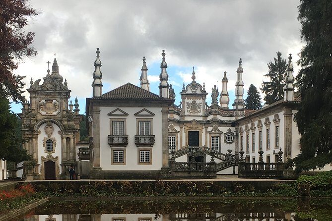 Douro Valley small group tour, Mateus Palace, Lunch and Wine tastings - Exploring the Douro Valley: What You Can Expect