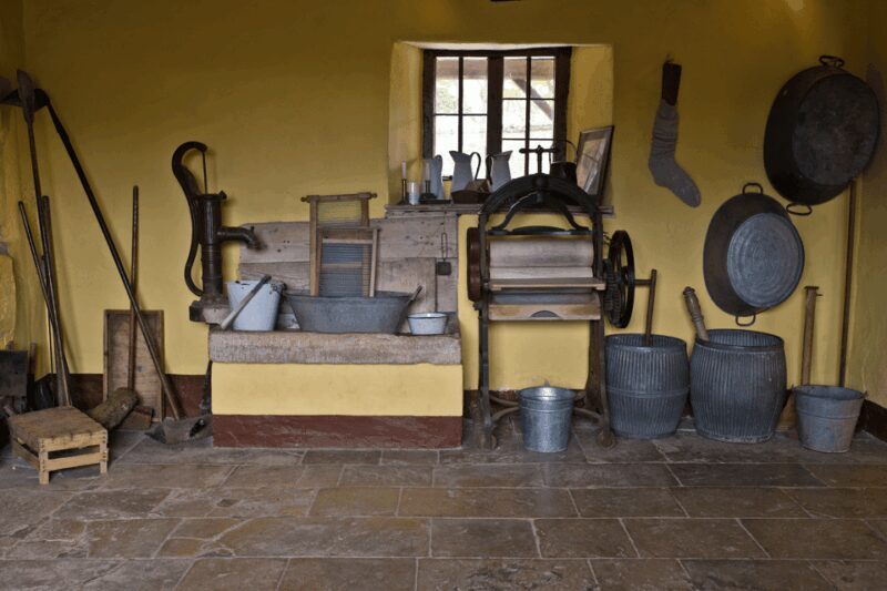 Downton Abbey Filming Locations & Highclere Castle Tour - An In-Depth Look at the Downton Abbey Experience