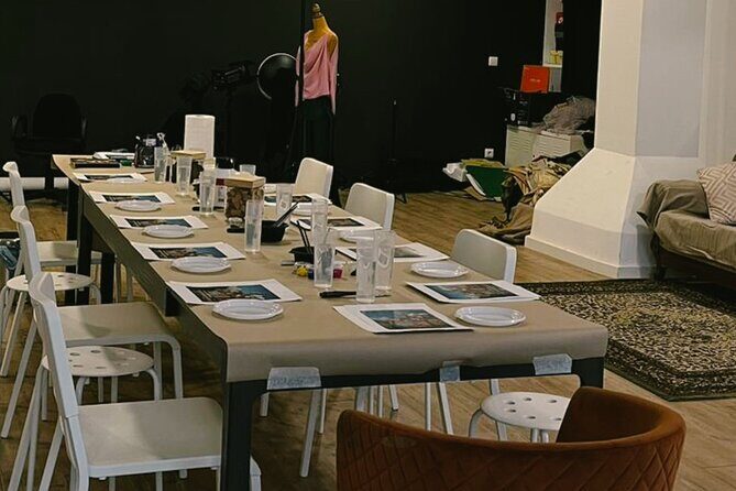Downtown Porto Acrylic Painting Workshop for Groups or Individual - FAQs