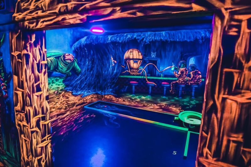 Dresden: 3D black light minigolf in the Barock Eventpark - Who Will Love This Experience?