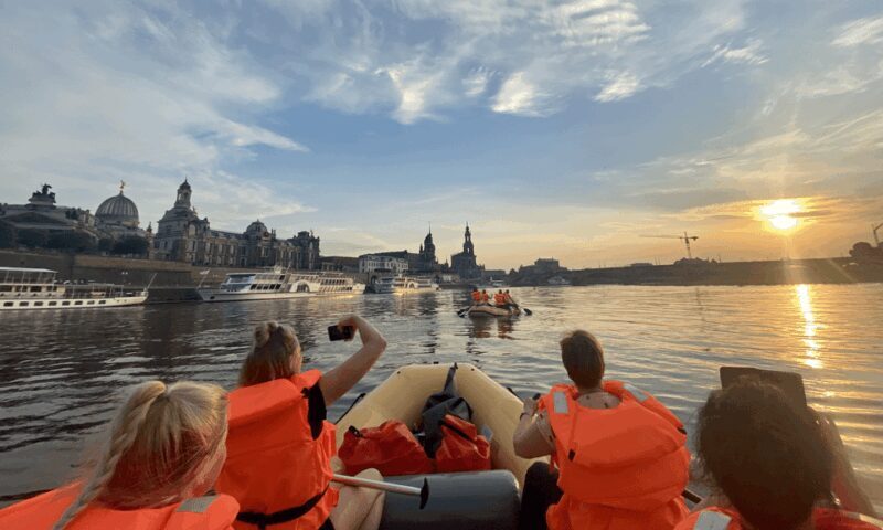 Dresden: Bootstour im Schlauchboot durch die Altstadt - An Honest Look at the Inflatable Boat Tour in Dresden