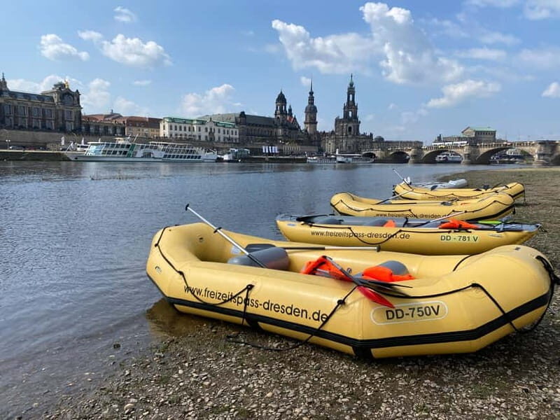 Dresden: Dinghy boat tour from Pillnitz to Loschwitz (Blue Wonder) - Dresden: Dinghy boat tour from Pillnitz to Loschwitz (Blue Wonder)