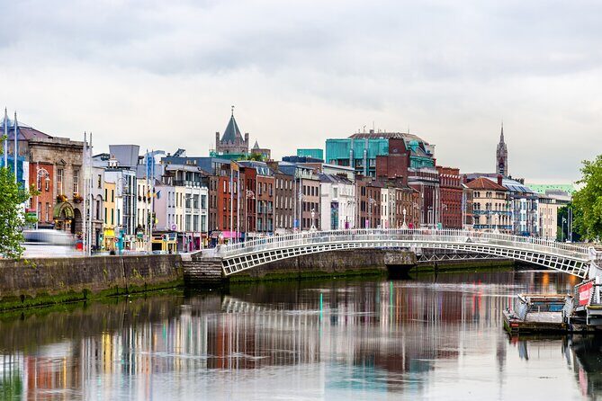 Dublin Old Town: Famous Pubs Exploration Game and Tour - The Itinerary in Detail