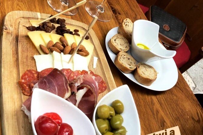 Dubrovnik by Night, History, Wine & Bites - An Evening Walking Tour with a Taste of Dubrovnik