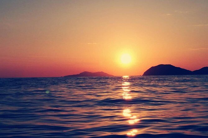 Dubrovnik: Golden Hour Sunset Cruise with Drinks - The Sum Up
