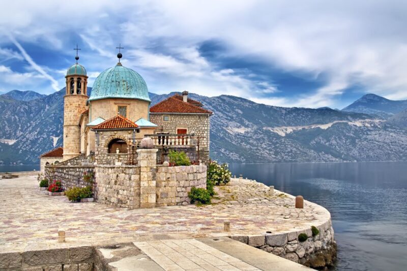 Dubrovnik: Montenegro Day Trip by Bus and Boat - Food and Beverage Experience