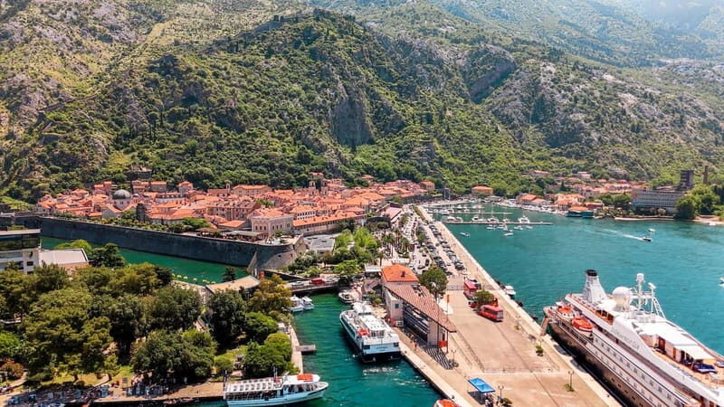 Dubrovnik to/from Kotor: Day Trip or One-Way by Fast Ferry - The Boarding Process and Border Crossings