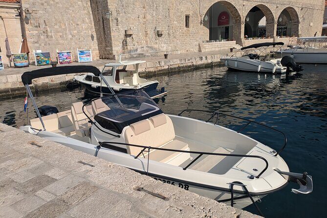 Dubrovnik Unwind - Private Boat Tour - Elafiti, Blue Cave, Sunset - The Guides: Who Makes It Special?