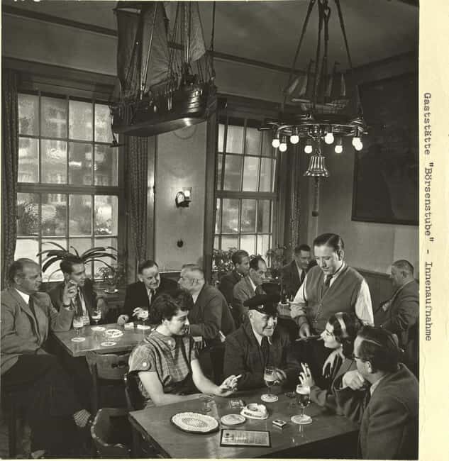 Duisburg-Ruhrot: Historic Harbor Pub Tour - Key Points