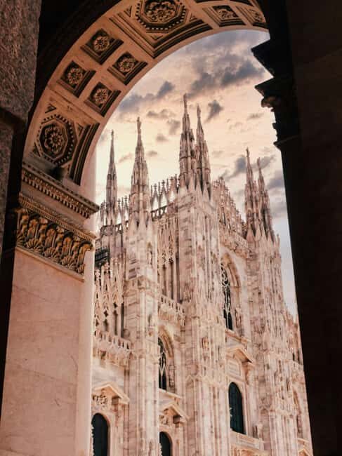 Duomo Di Milano: Fast Track Tour + Rooftop Access Included - The Experience: Highlights and Shortcomings