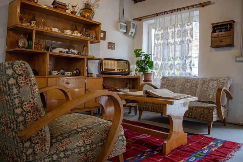 Durrës: Peeping Tourist Exhibition Ticket - Introduction to the Peeping Tourist House Museum Experience