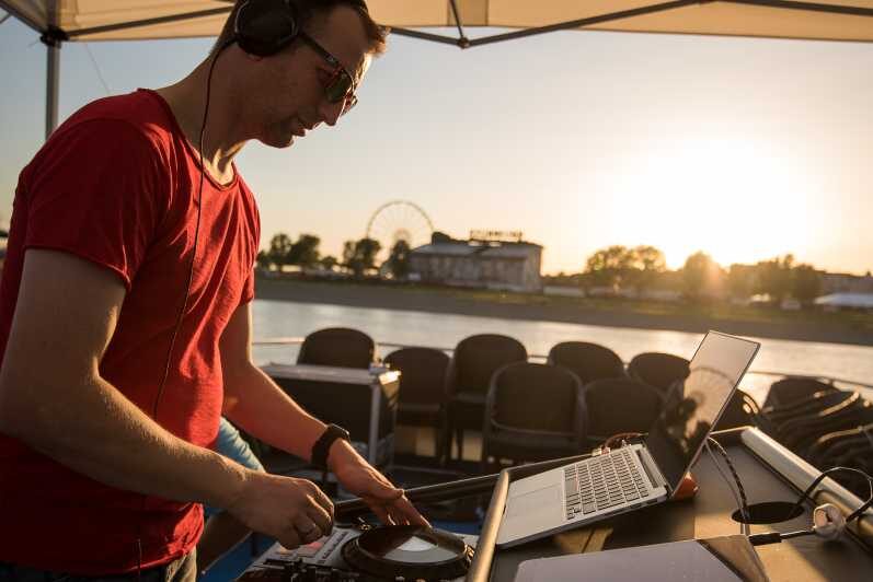 Düsseldorf: 2-Hour Evening Rhine River Cruise with Live DJ - A Detailed Look at the Experience