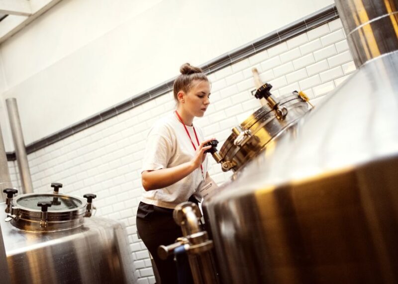 Düsseldorf: Brewery Tour with Alt Beer Tastings - Guides Who Make the Difference