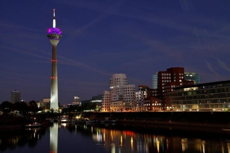 Dusseldorf : Highlights Walking tour with A Guide - Key Points