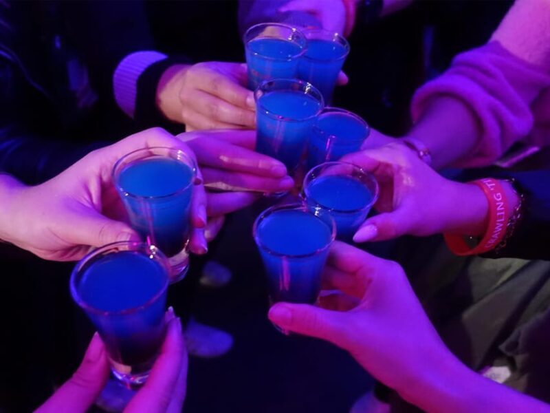 Düsseldorf: Private pub crawl with insider-guide & shots - A deep dive into the Düsseldorf pub crawl experience