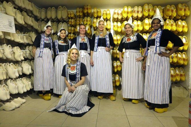 Dutch Experience in Volendam with Traditional Outfits - FAQ