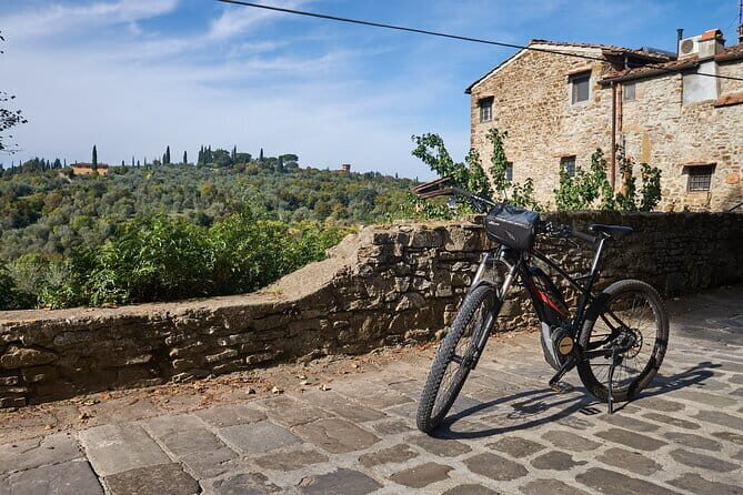 E-bike 2.5 hour Florence & Tuscany With Fresh Olive Oil and Bread - Key Points