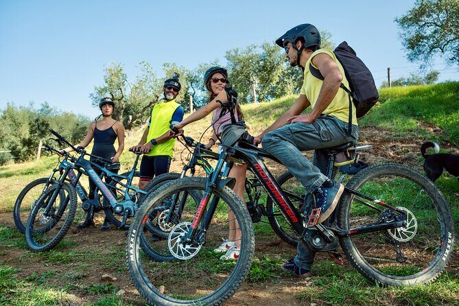E bike Rome's Outskirts: Unveil Marco Carpineti's Estates - Key Points  