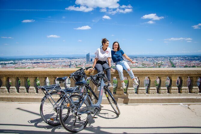 E-Bike Tour by ComhiC - 2 Hills of Lyon - 2h - Key Points