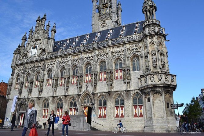 e-Scavenger hunt Middelburg: Explore the city at your own pace - The Sum Up