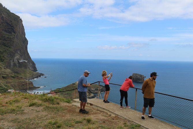 East private full day - Transportation and Group Size