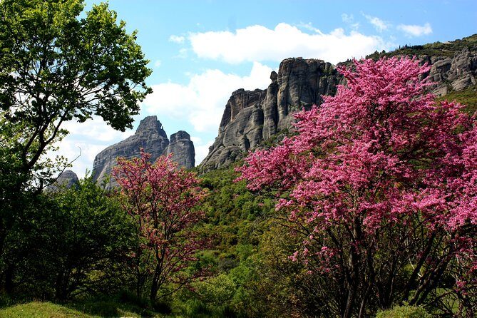 Easy Hiking Adventure at Meteora - Exploring Meteora on Foot: What to Expect